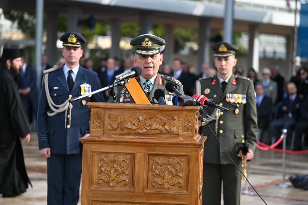 Παράδοση - παραλαβή ΓΕΕΘΑ 2024: Ανέλαβε καθήκοντα ο Στρατηγός Δημήτριος ...