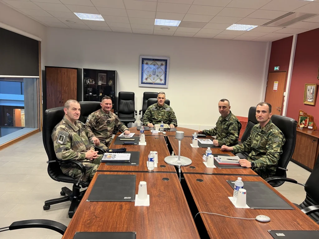 ΣΜΥ: Στην Γαλλία ο Διοικητής Ταξίαρχος Ιωάννης Κορέλης και Αξιωματικοί ...