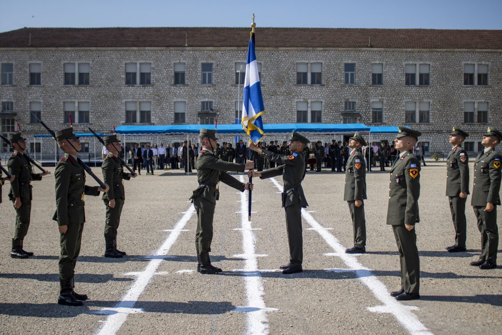 ΥΠΕΘΑ: Στήνει παγίδα για να γεμίσει τις Στρατιωτικές Σχολές